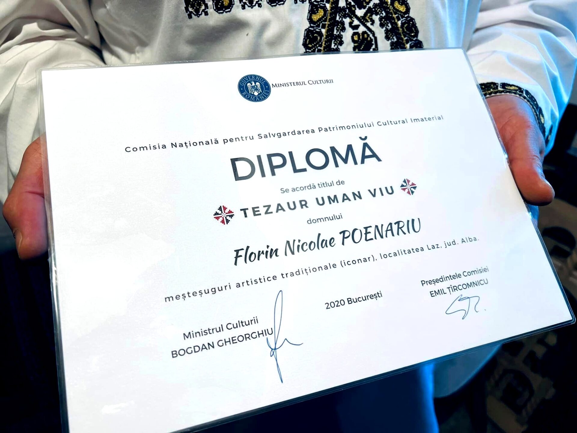 Florin Poenariu, cel mai tânăr Tezaur Uman Viu al României: un tâmplar ...